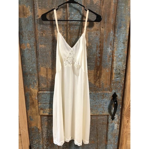Sears | Intimates & Sleepwear | Sears Vintage The Doesnt Slip Ivory 36 ...